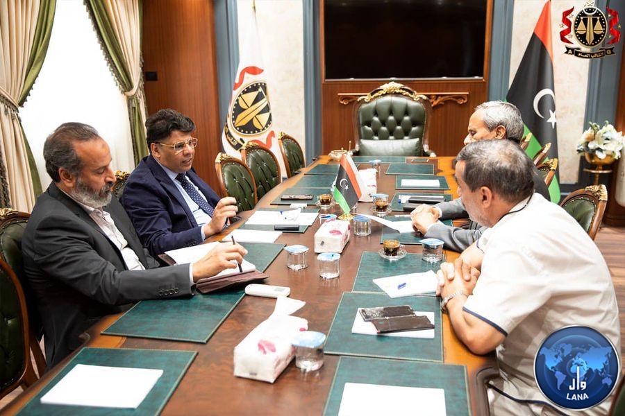 وكالة الأنباء الليبية النائب العام يستعرض مع المدعي العسكري التحقيقات