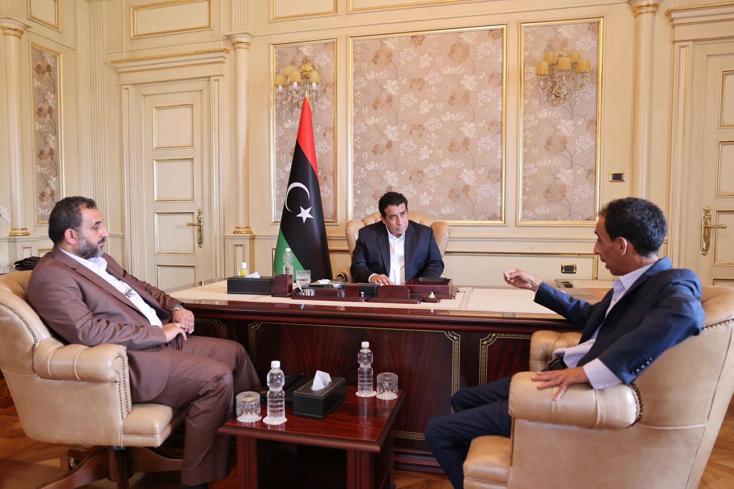 وكالة الأنباء الليبية المنفي يبحث مع عميدي بلديتي سوسة وساحل الجبل